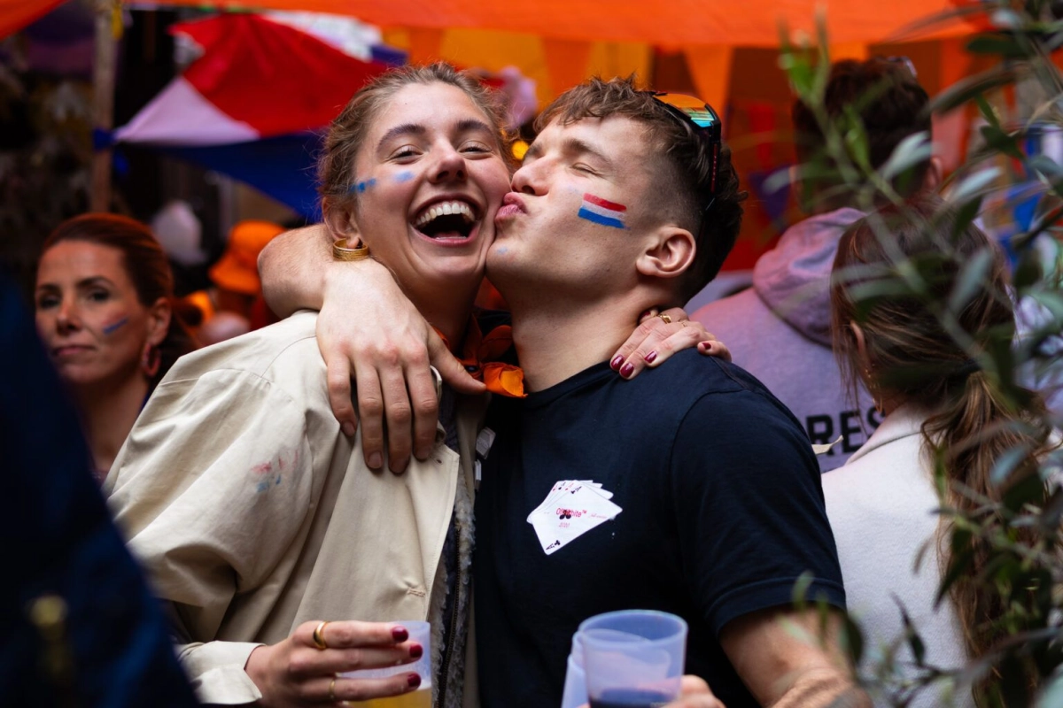Kingsday Happy traveler | Stay in Groningen